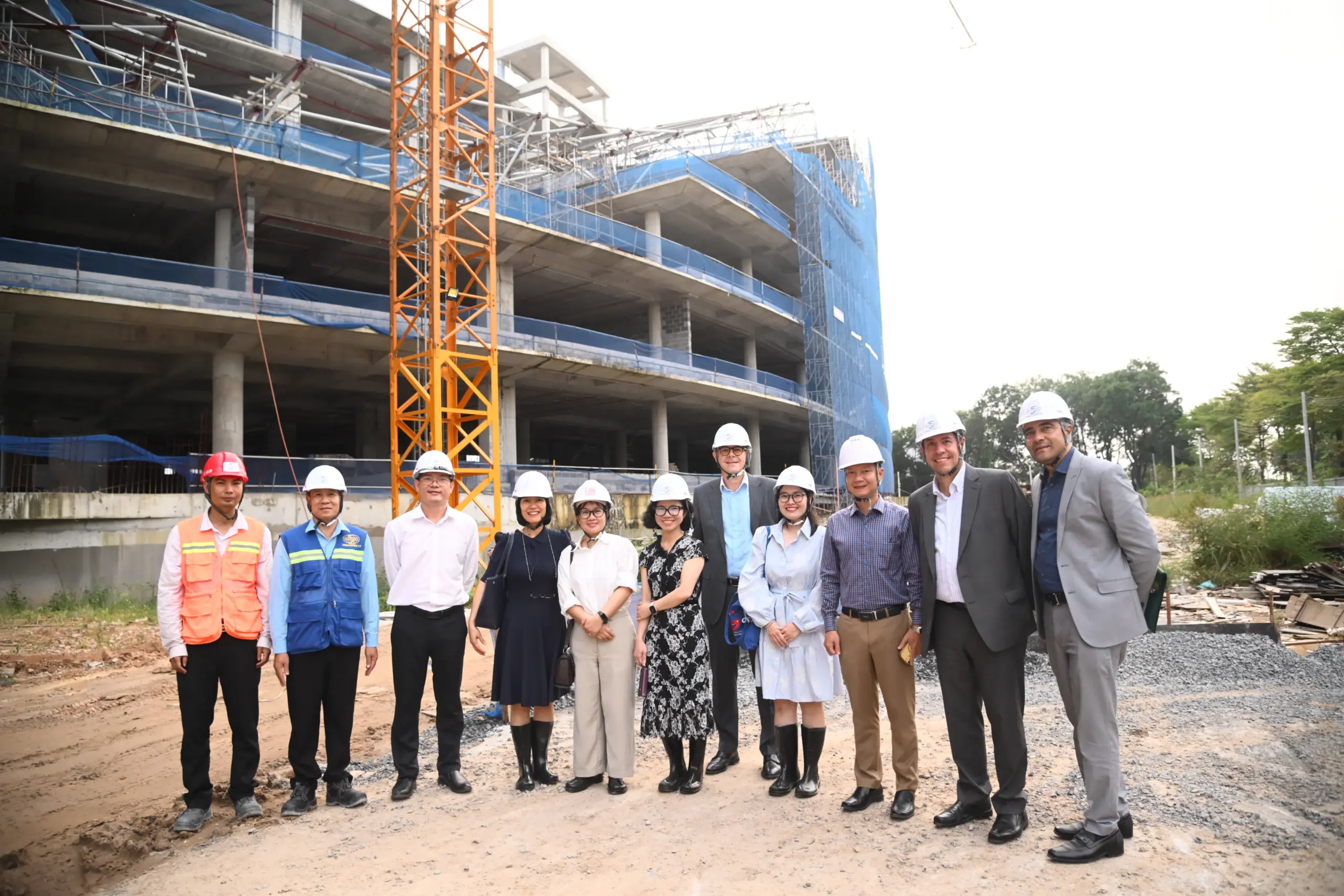 VNU-HCM and the World Bank Strengthen Cooperation in High-Tech Human ...