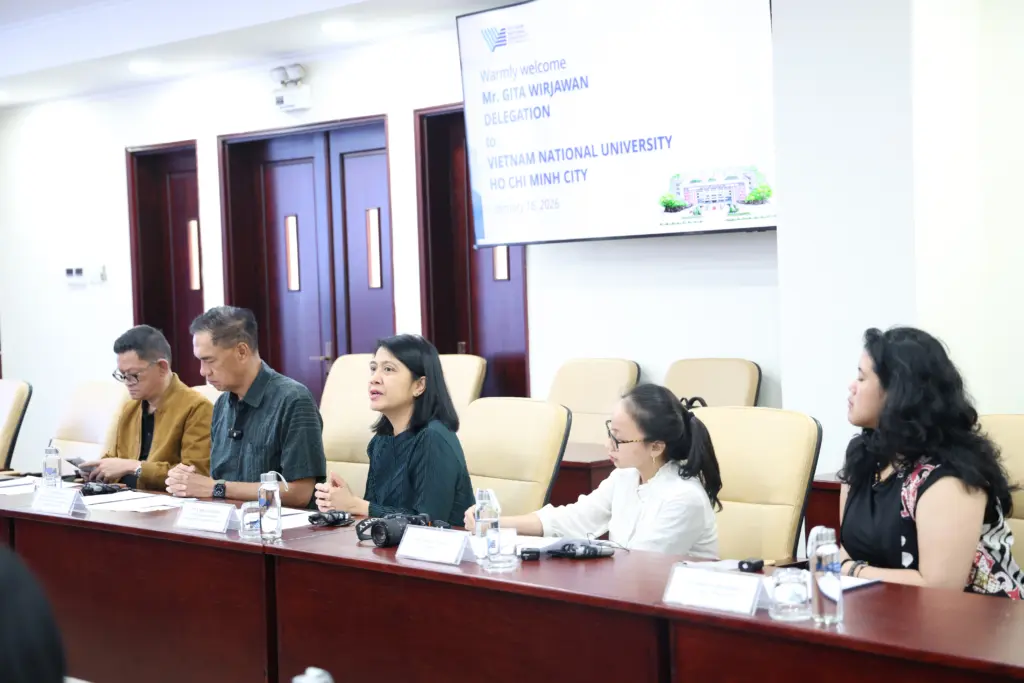 VNU-HCM Promotes International Collaboration with Stanford University ...