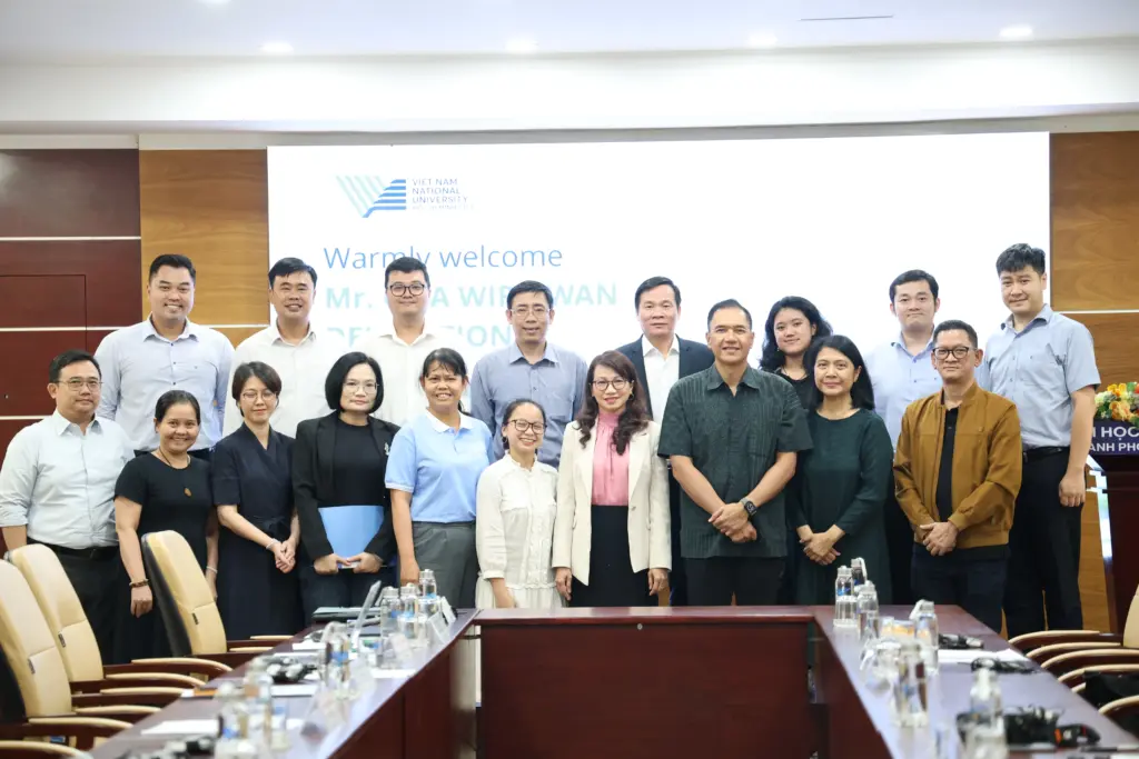 VNU-HCM Promotes International Collaboration with Stanford University ...